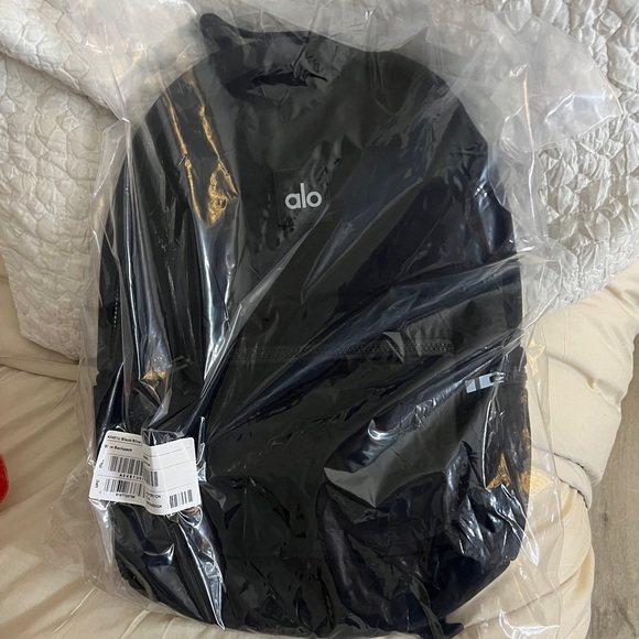 ALO Yoga | Bags | Authentic New Alo Yoga Stow Black Backpack | Poshmark
